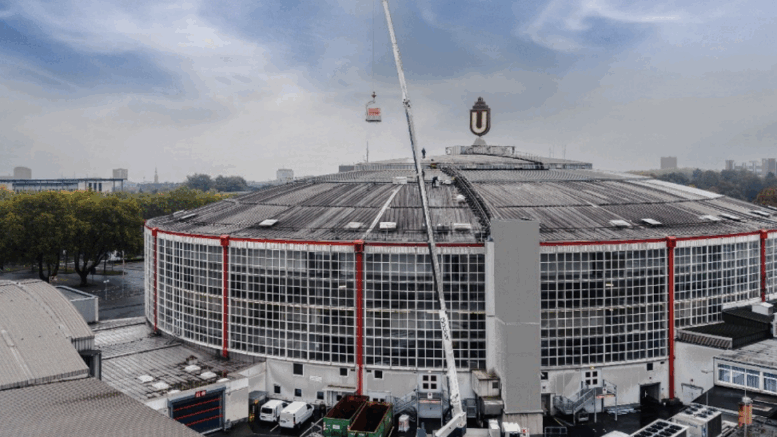 Versatile Truck Crane - Roofing